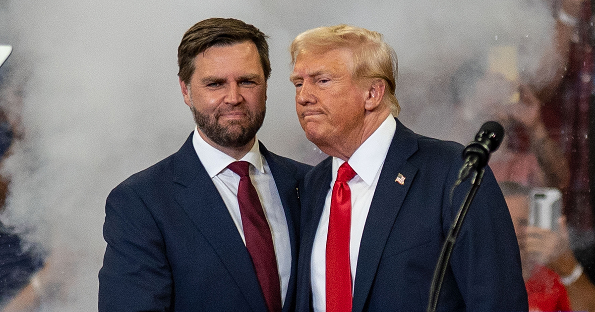 Trods flere nye angreb: Donald Trump forsøger at mane til ro