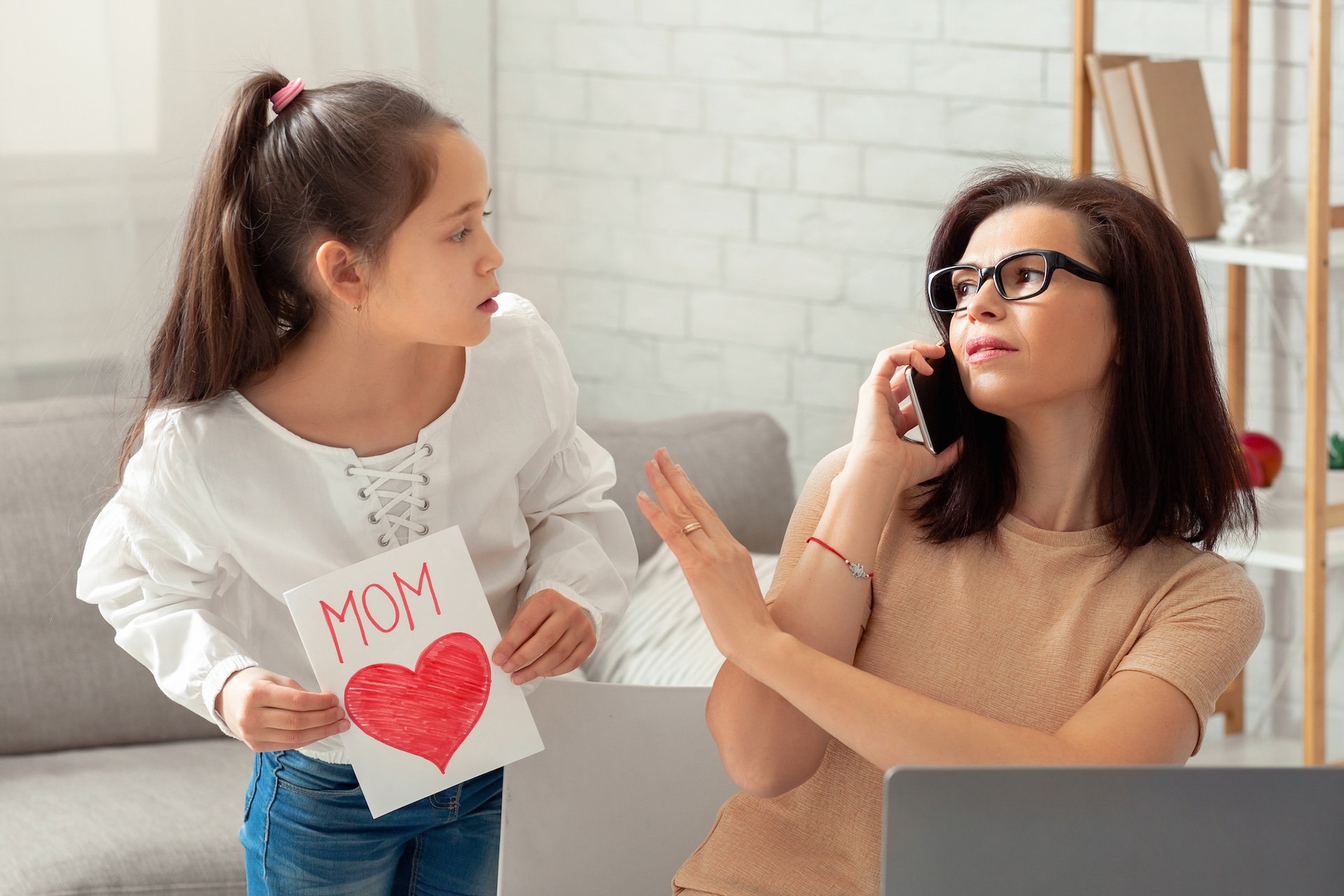 Si vous avez grandi avec des parents émotionnellement indisponibles ...