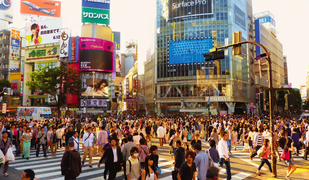 Tokyo, rischio di multe immediate per chi getta rifiuti a terra: «L ...