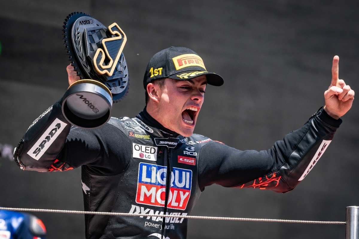 Moto2 points leader Manu Gonzalez knocking on Trackhouse's door for ...