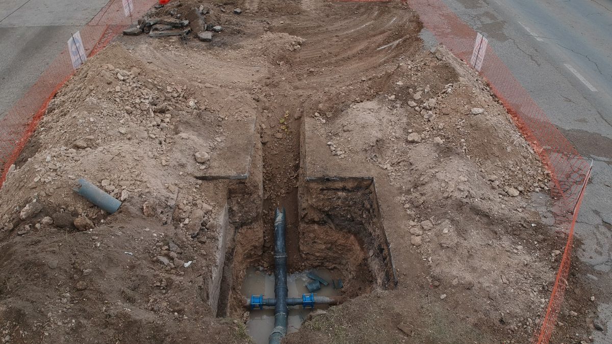 Tres Arroyos: se realizan dos nuevos empalmes a la cisterna de agua
