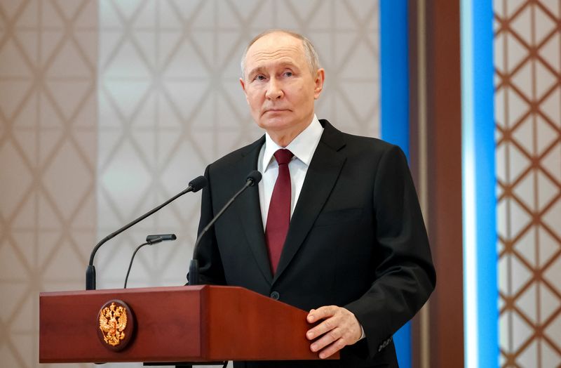 Short on growth ideas, Putin hosts fifth wartime 'Russian Davos'