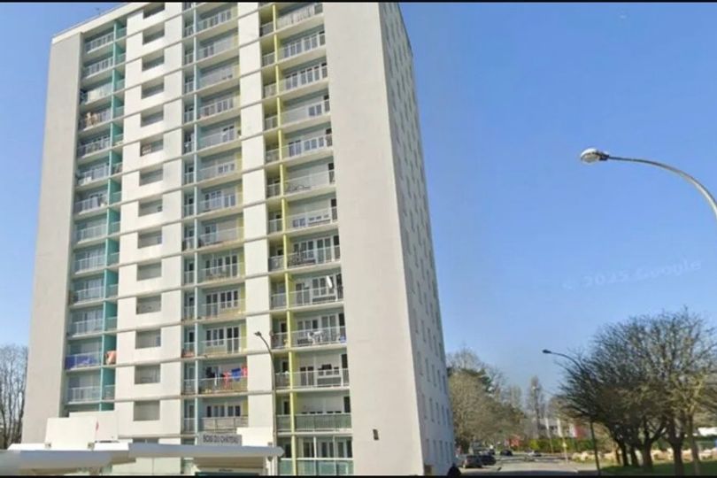 Tragedy as child, 10, falls from apartment block in French holiday hotspot