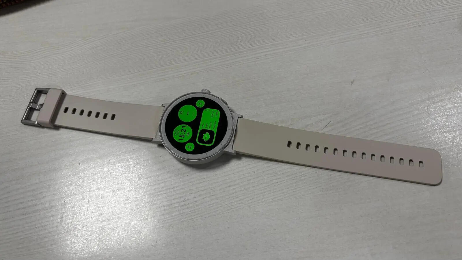 Realme Watch S5 review: Balances style and function