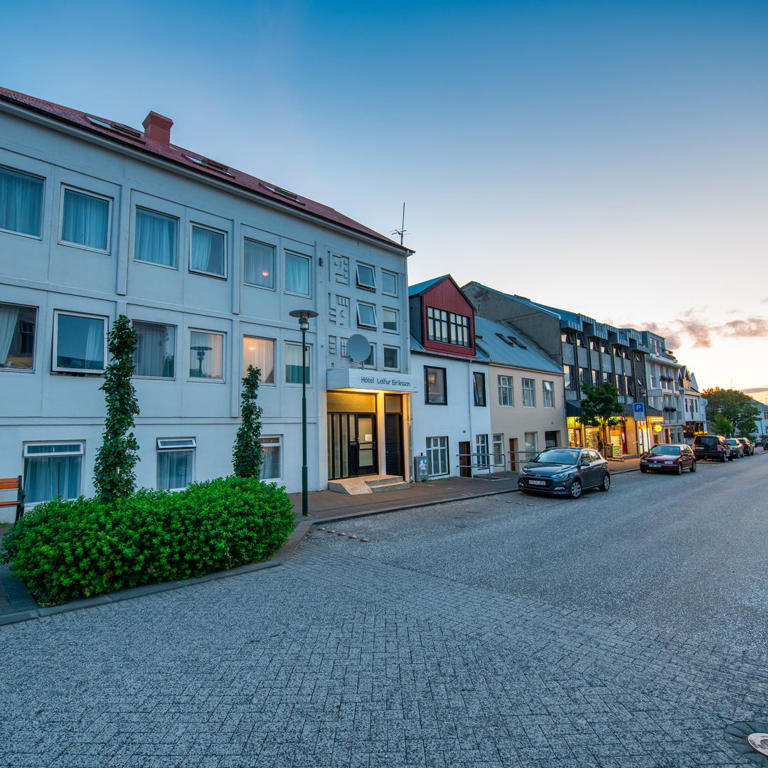 Iceland for first-time visitors: Where to see waterfalls, glaciers ...