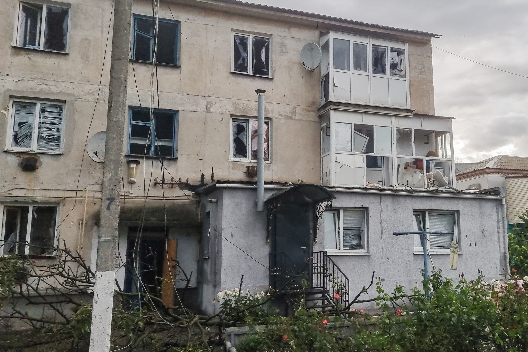 Many injured Ukrainians in latest Russian attacks