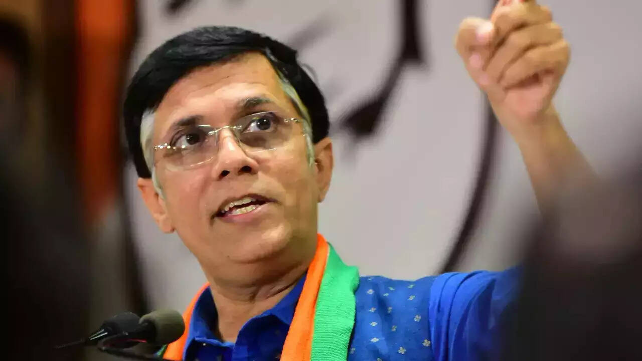 'Neither Study, Nor Let Others Study': Congress's Pawan Khera Slams On ...
