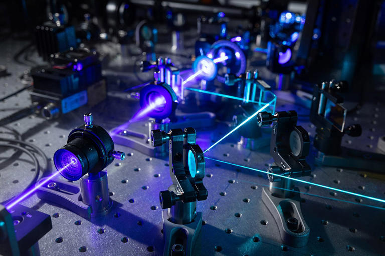 Stanford’s new IISM microscope images living cells at 120-nanometer ...
