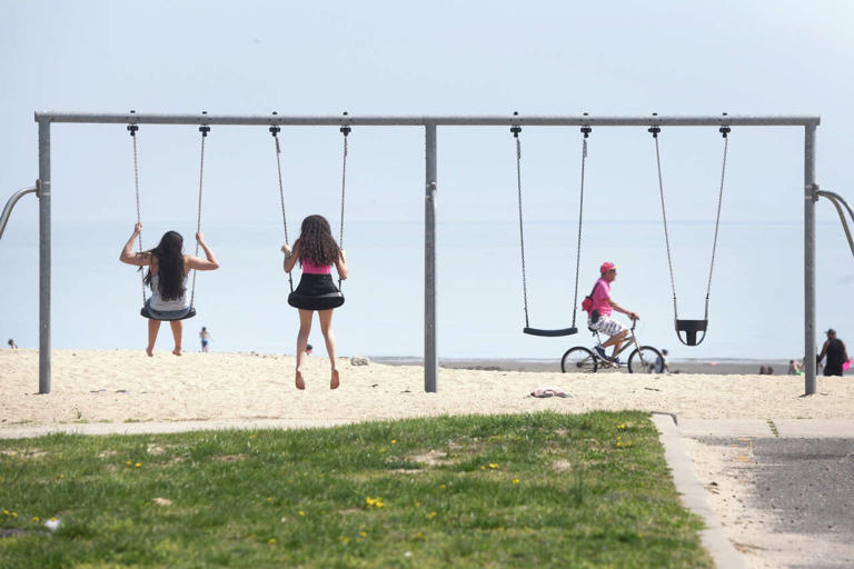 Bridgeport’s Seaside Park beach gets worst water quality grade in 20 years