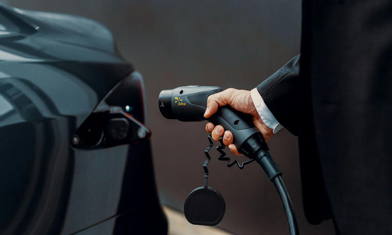 Low-cost sodium batteries are already reaching Tesla performance levels ...