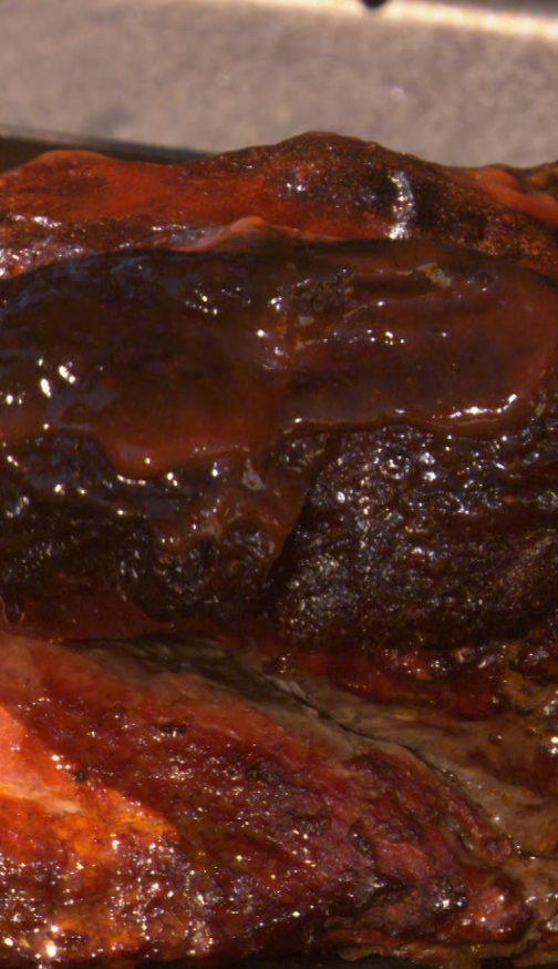 Barbacoa de nalga de cerdo ahumada a fuego lento
