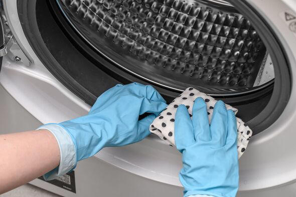 Stop mould growing in the washing machine with 1 easy step