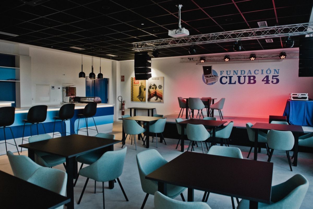 Club 45, dos años de actividad en Santa Colomba de Somoza