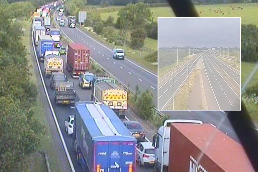M6 traffic: Drivers face road chaos after huge lorry crash - 'No ...