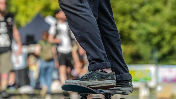 Polizei wundert sich über rasenden E-Skateboard-Fahrer in Oberhausen