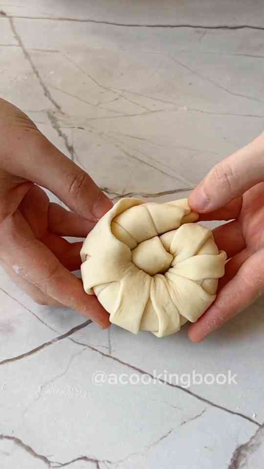 Transform ordinary dough into stunning loaves