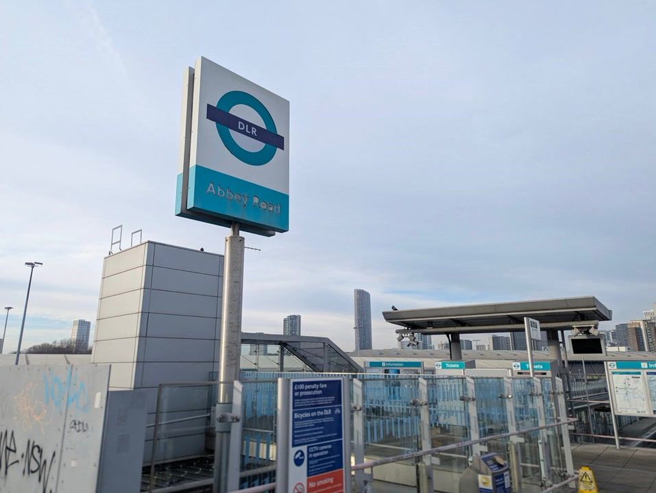 TfL warns of delays before tube strikes