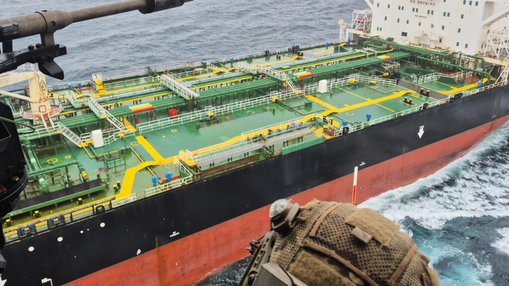 Francia intercepta un petrolero vinculado a la "flota fantasma" rusa