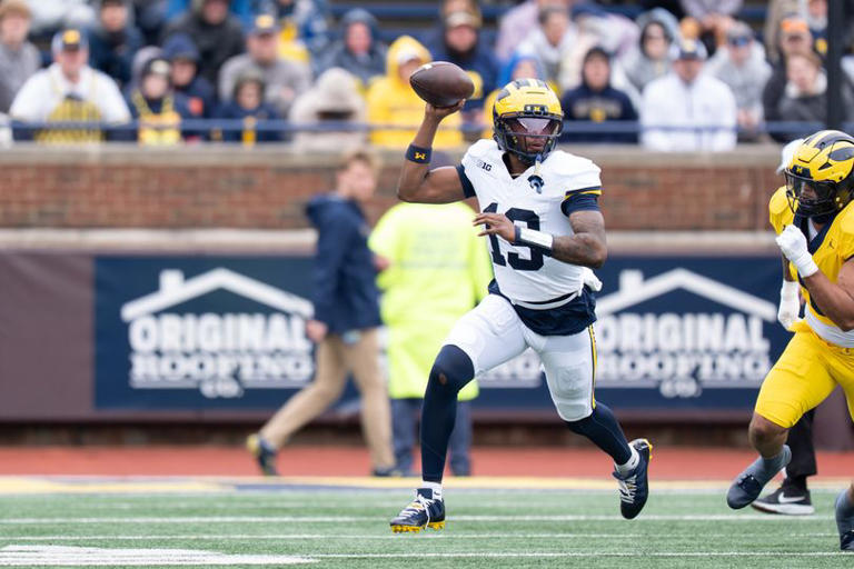 NFL legend says college football's most expensive QB 'can't throw' and ...