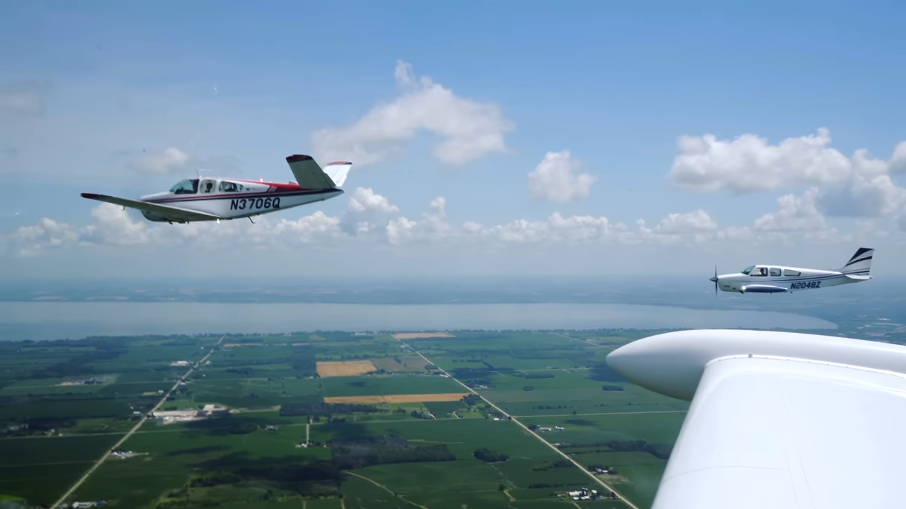 Watch a 109 aircraft formation get intercepted – "Unexpected reaction"