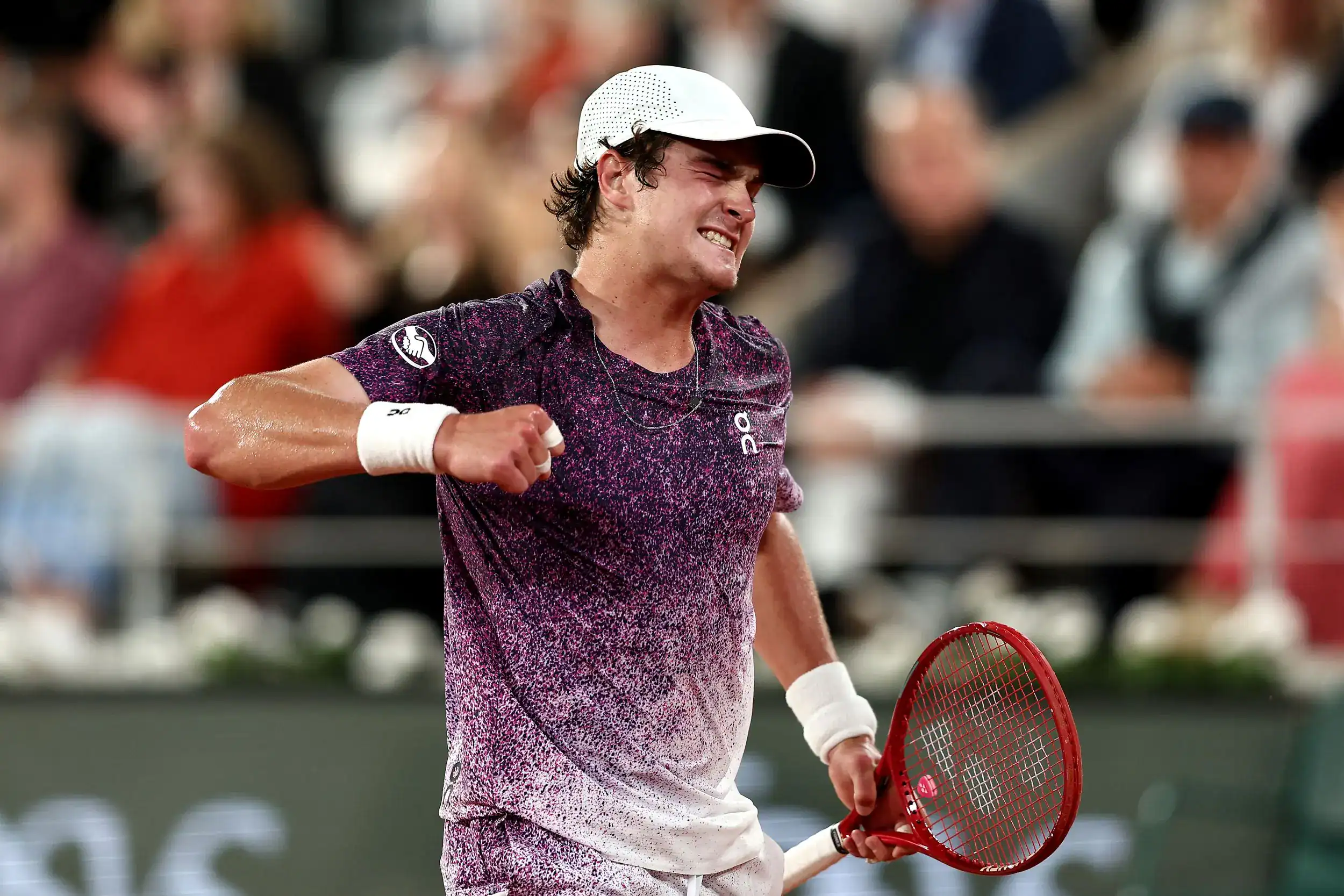 João Fonseca derrota Casper Ruud e avança para as quartas de Roland Garros