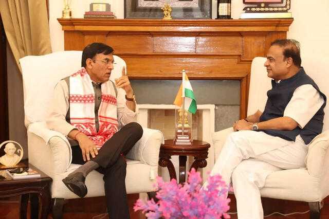 Assam's chief minister discusses sports infrastructure with union minister