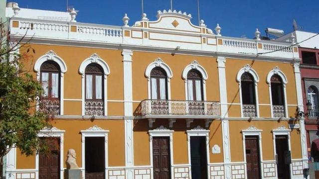 El Casino de Gáldar inaugura una gran exposición del artista canario ...