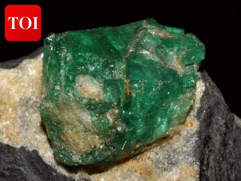 Colombian emeralds found in ancient Panama burials reveal vast pre ...