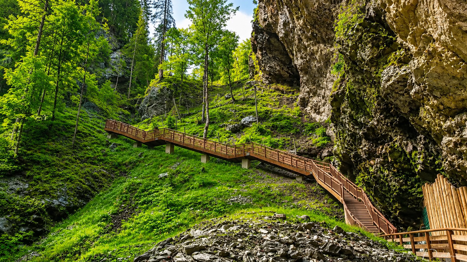 Walk through the beautiful Liechtensteinklamm in Austria (4K)