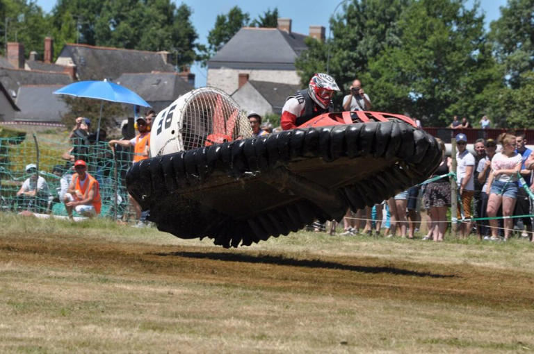 Grez-Neuville. Des aéroglisseurs en démonstration et un grand feu d ...