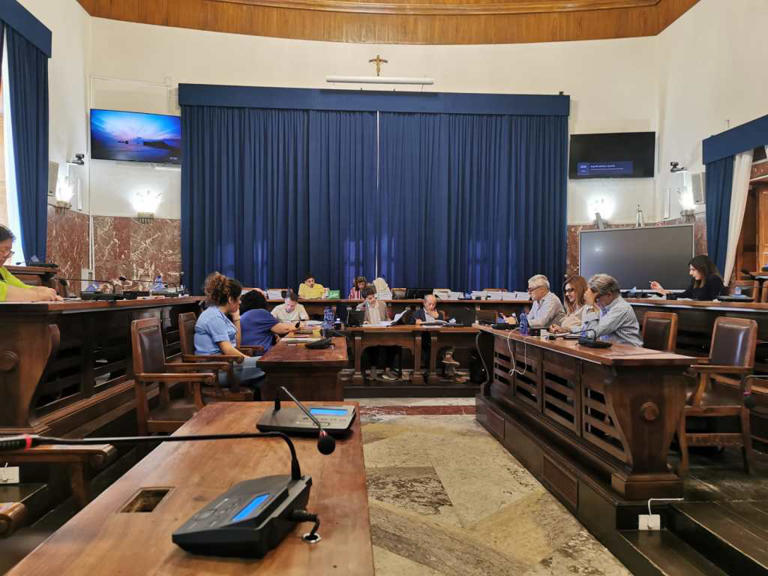 Elezioni Messina, il seggio centrale al lavoro sulle liste: chi rischia