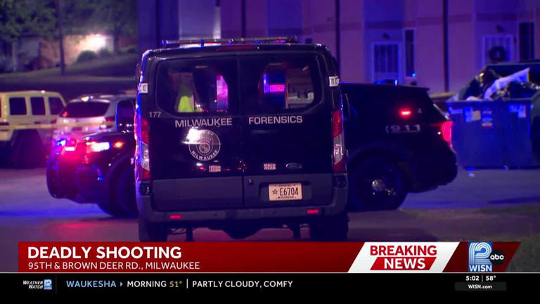 Person shot, killed in Milwaukee apartment parking lot