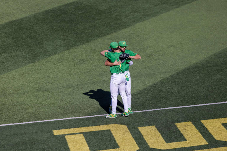 No. 11 Oregon Ducks defeat Oregon State in Eugene regional, face Texas ...