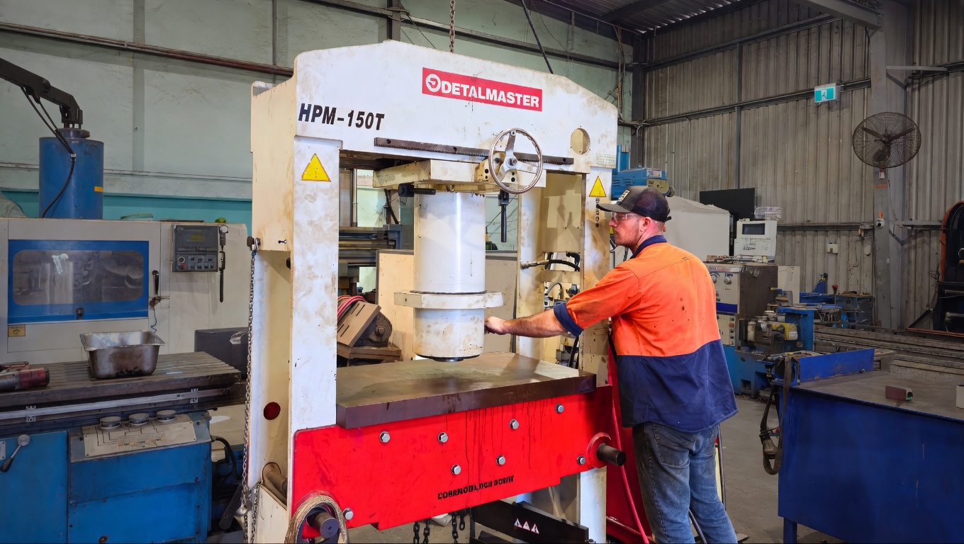 Hydraulic press leak crisis