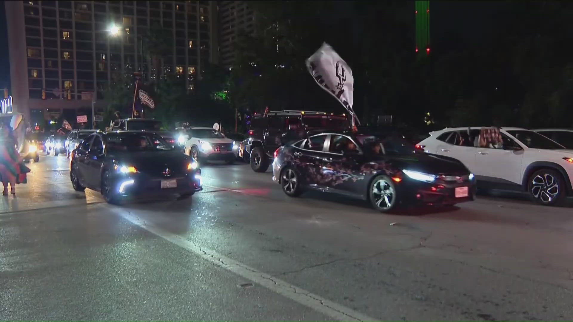 San Antonio Spurs fans celebrate team's Game 7 win against Oklahoma City