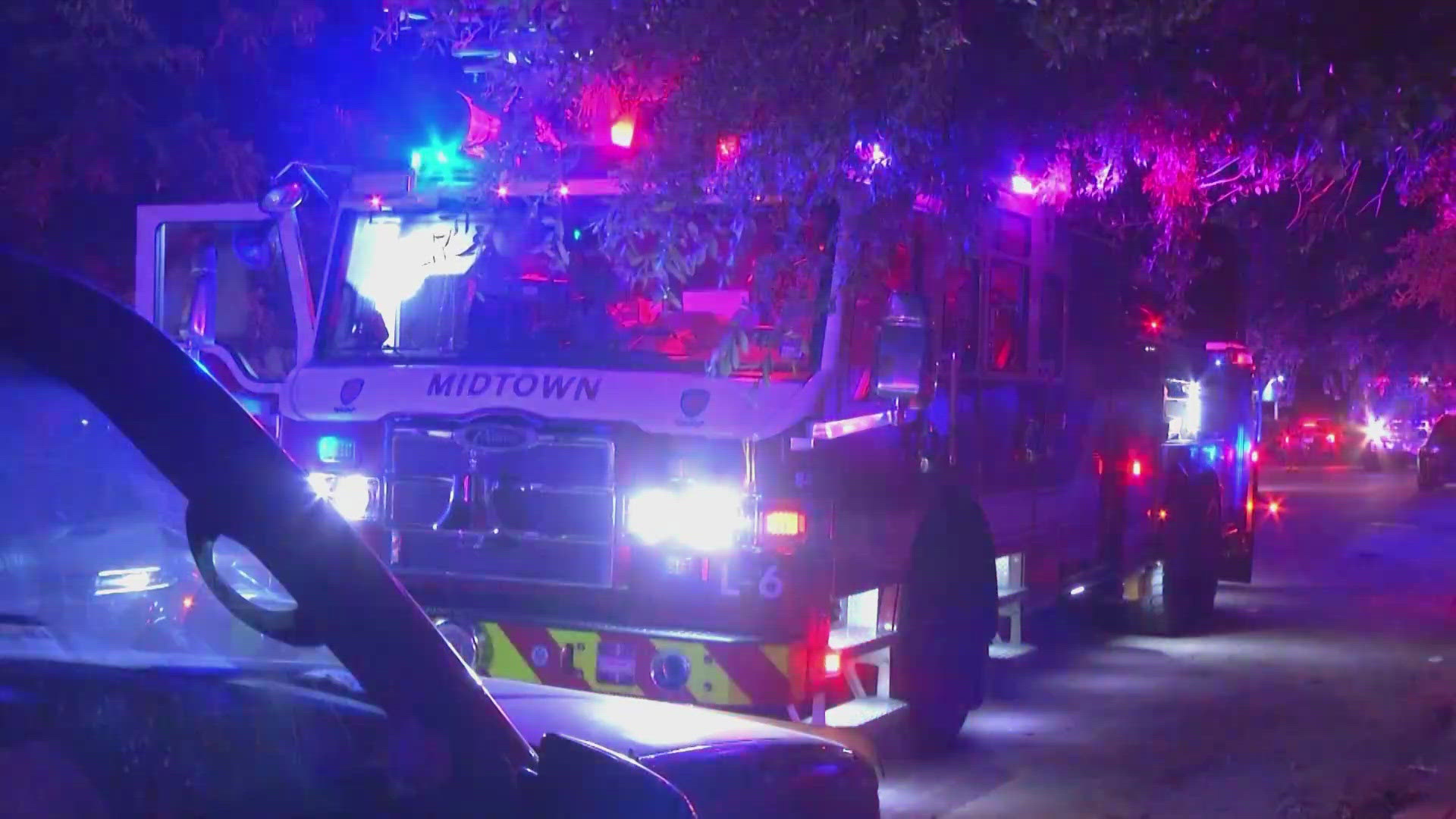 Man and 4 dogs killed in house fire on north side, SAFD says