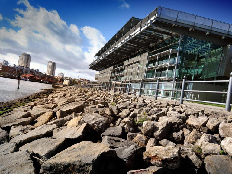 Sunderland MP labels university's planned demolition of Glass Centre as ...