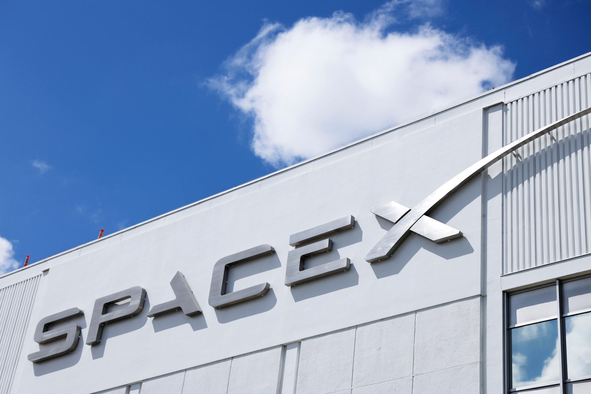 A SpaceX-Tesla union would mark the largest merger of all time. But ...