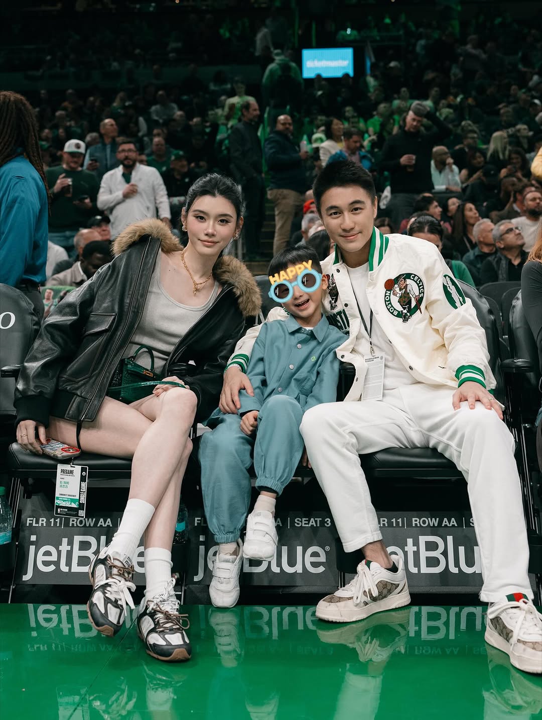 Supermodel Ming Xi and Mario Ho, son of casino mogul Stanley Ho, hold ...