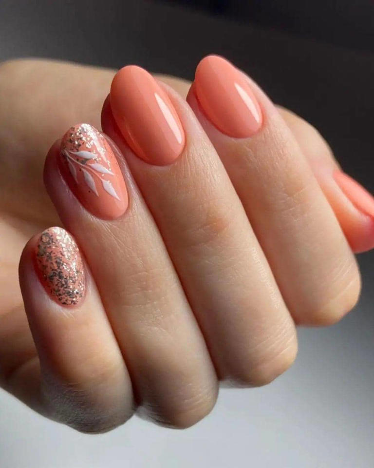 7 inspirasi nail art nuansa peach yang fresh dan elegan