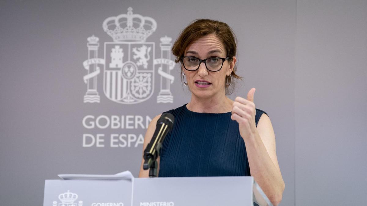 Mónica García escurre el bulto y afirma que las exigencias médicas ...