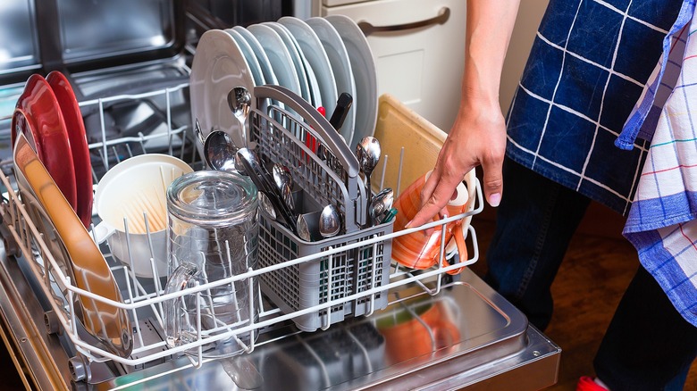 Load glasses and lids this way to prevent dishwasher damage