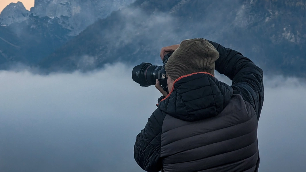 23 perfectly timed and aligned photographs