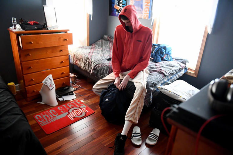 Meet Backrooms actor Robert Bobroczkyi, who’s 7ft 7 inches tall