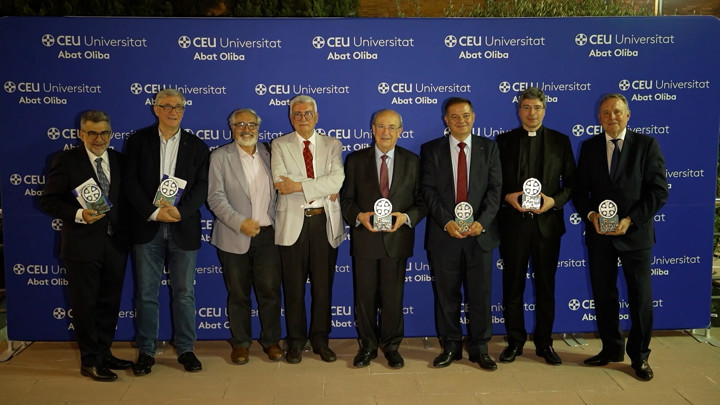 Montserrat, Càritas y CaixaResearch, entre los galardonados en los I ...