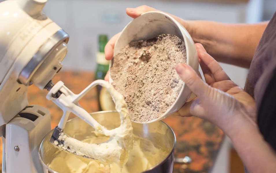 Master the art of chocolate cake baking