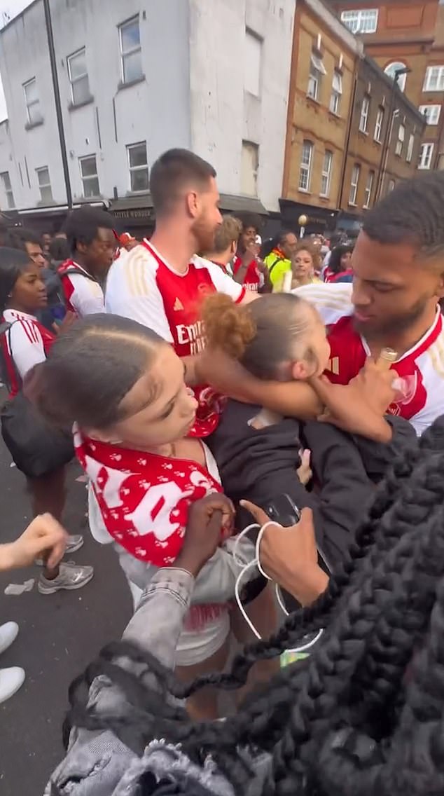 Brawl breaks out at Arsenal parade - as police make arrests for alleged ...