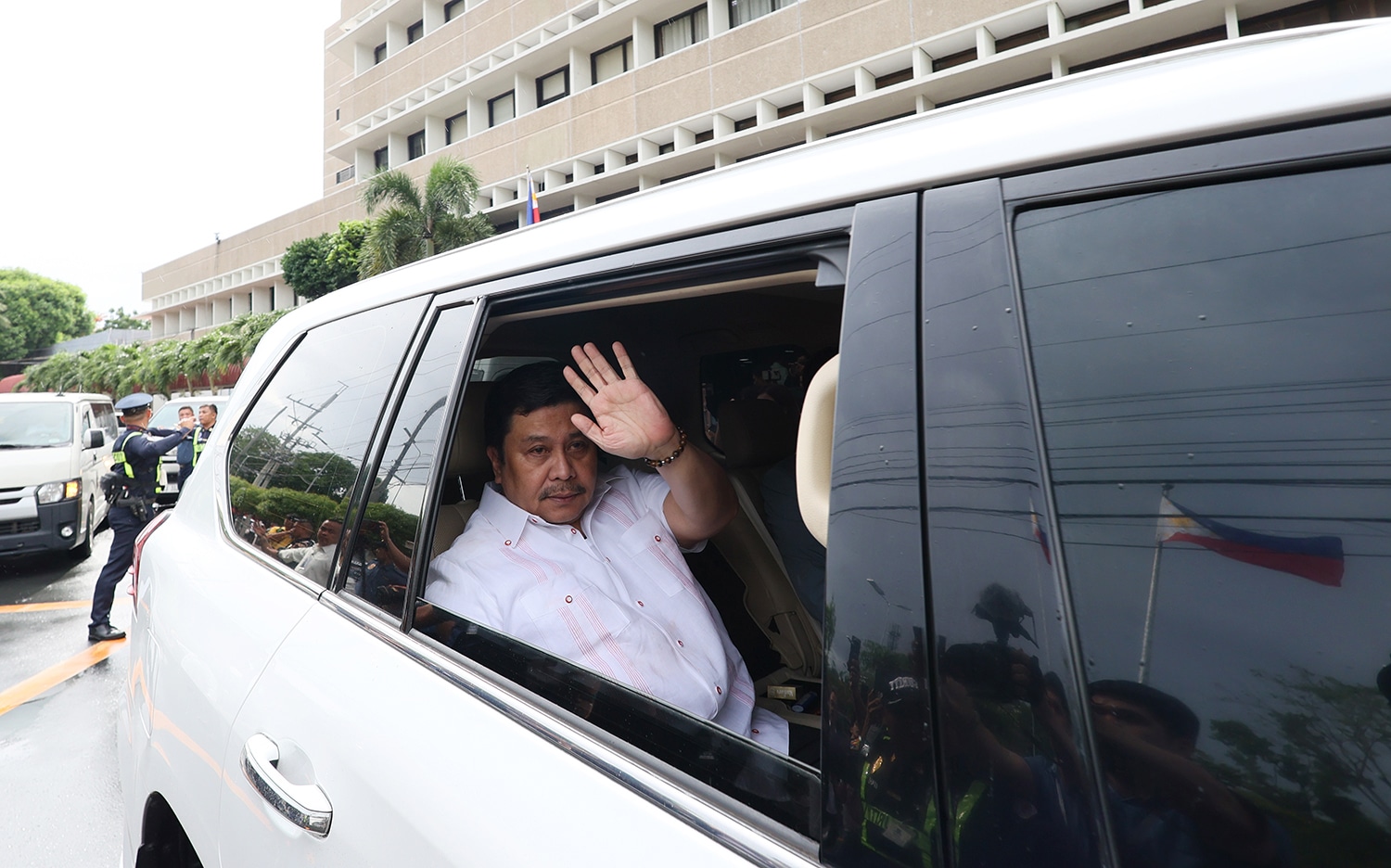 Estrada, Bonoan, 3 others accounted for in plunder case