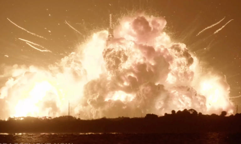 Blue Origin’s massive New Glenn rocket explodes in a fiery blaze during ...