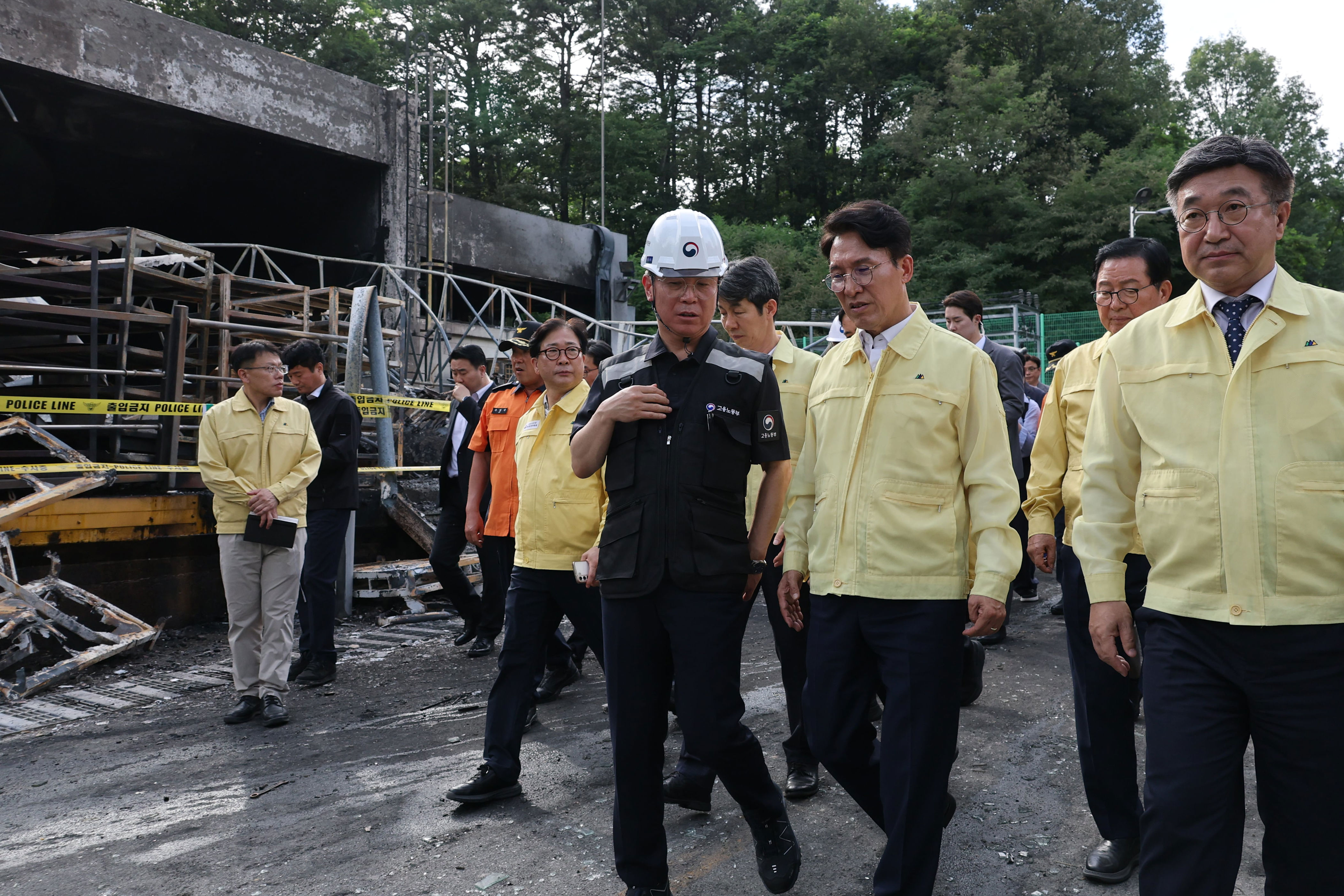 Prime Minister Kim Min-seok seeks cause of Hanwha Aerospace explosion